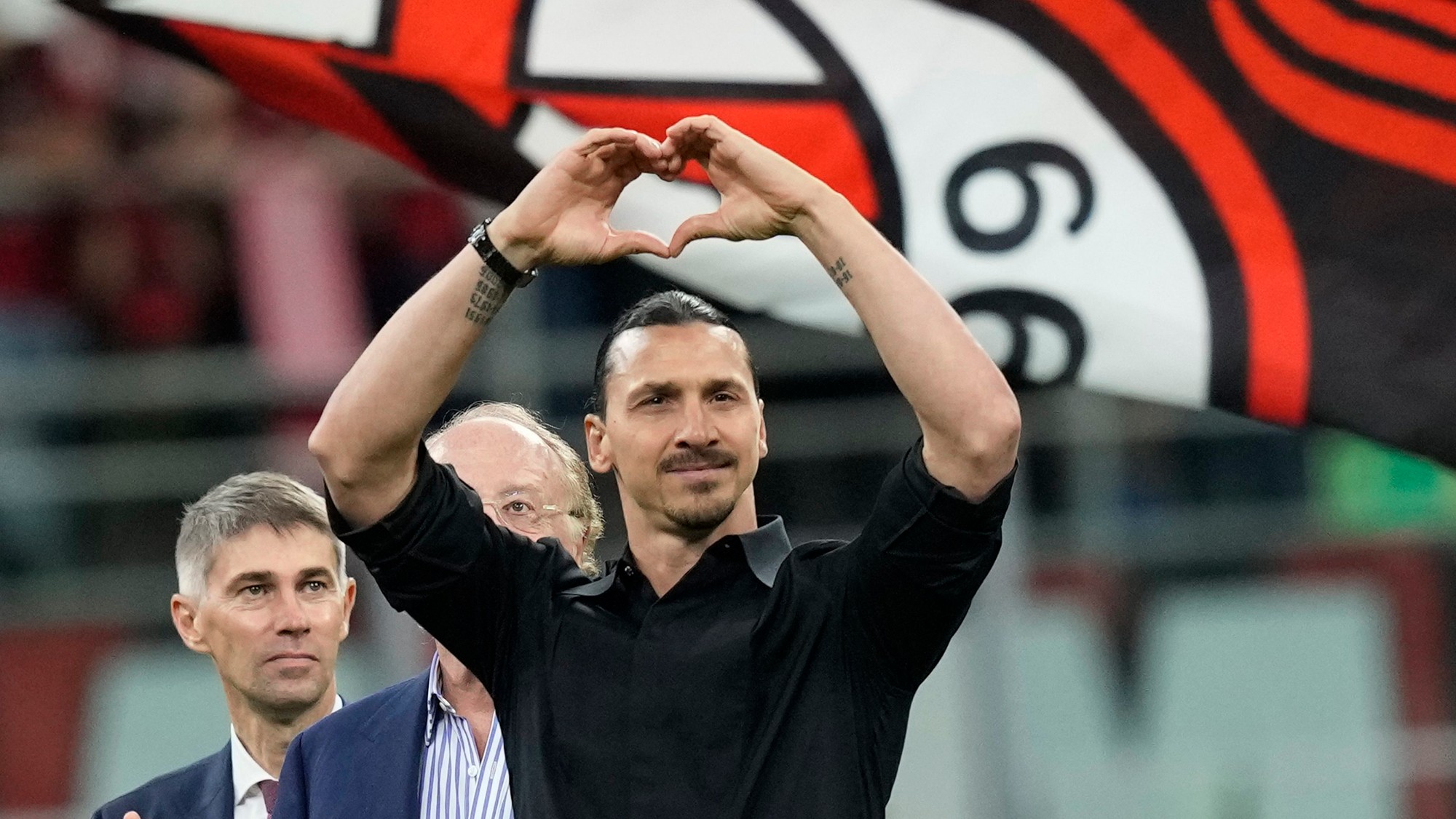 Koniec švédskej legendy: Božský Zlatan zavesil kopačky na klinec ...