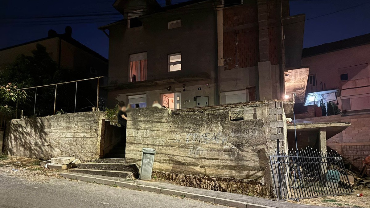 Prve fotografije i snimci s mesta zločina u Kaluđerici: Muž nožem izbo ženu - Blic