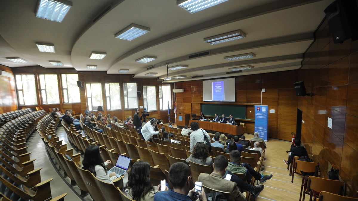 Evo za koje fakultete se srednjoškolci najviše odlučuju, a gde je interesovanje drastično opalo ...