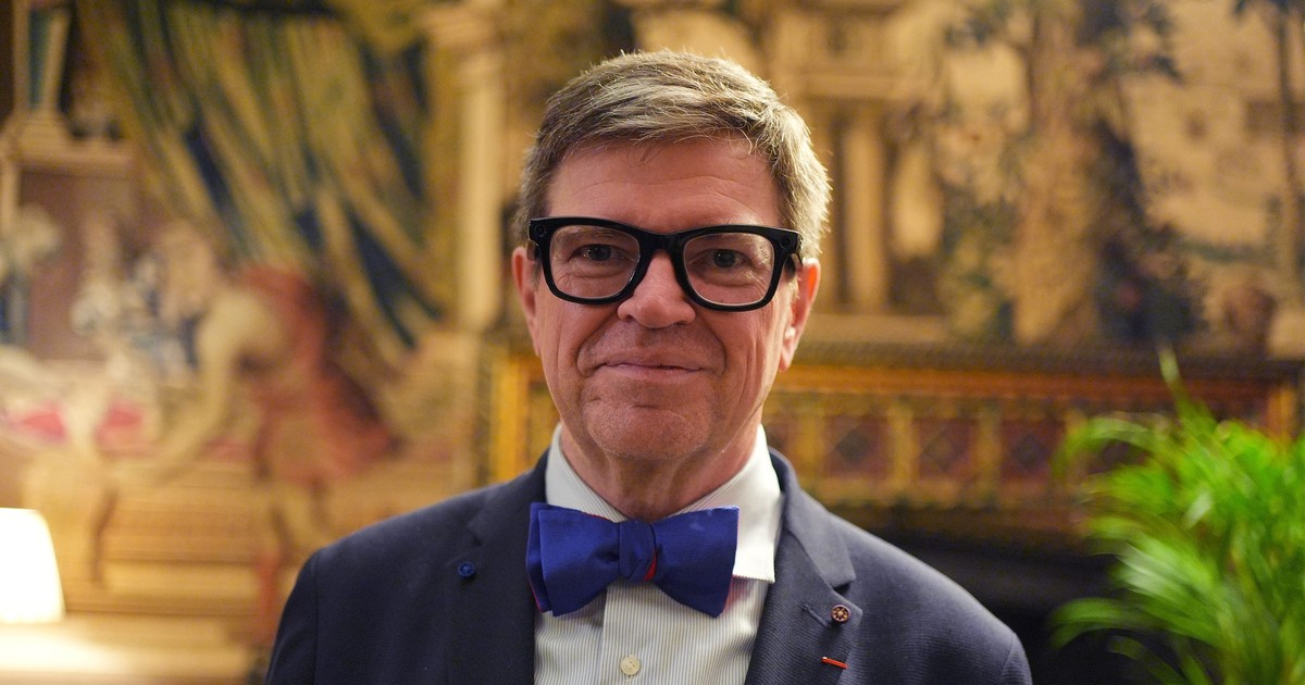 Yann LeCun, Meta's chief AI scientist, is leaving to create a new AI ...