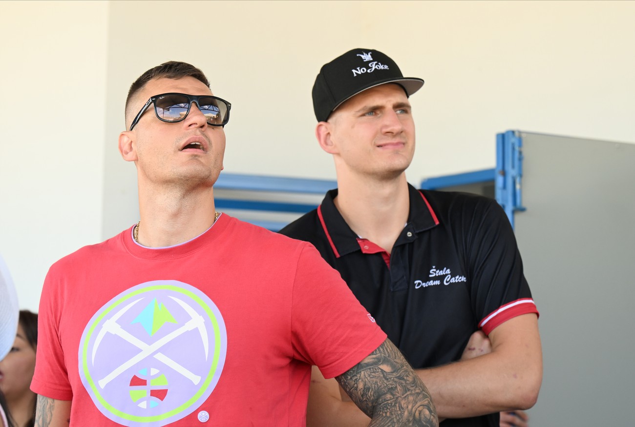 Rođeni brat Nikole Jokića je pravi frajer, Nemanja je košarku napustio zbog provoda, a pričalo ...