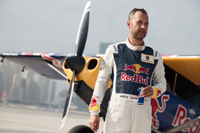 Polski pilot Łukasz Czepiela wykonał sztuczkę, której nikt nie powtórzy ...