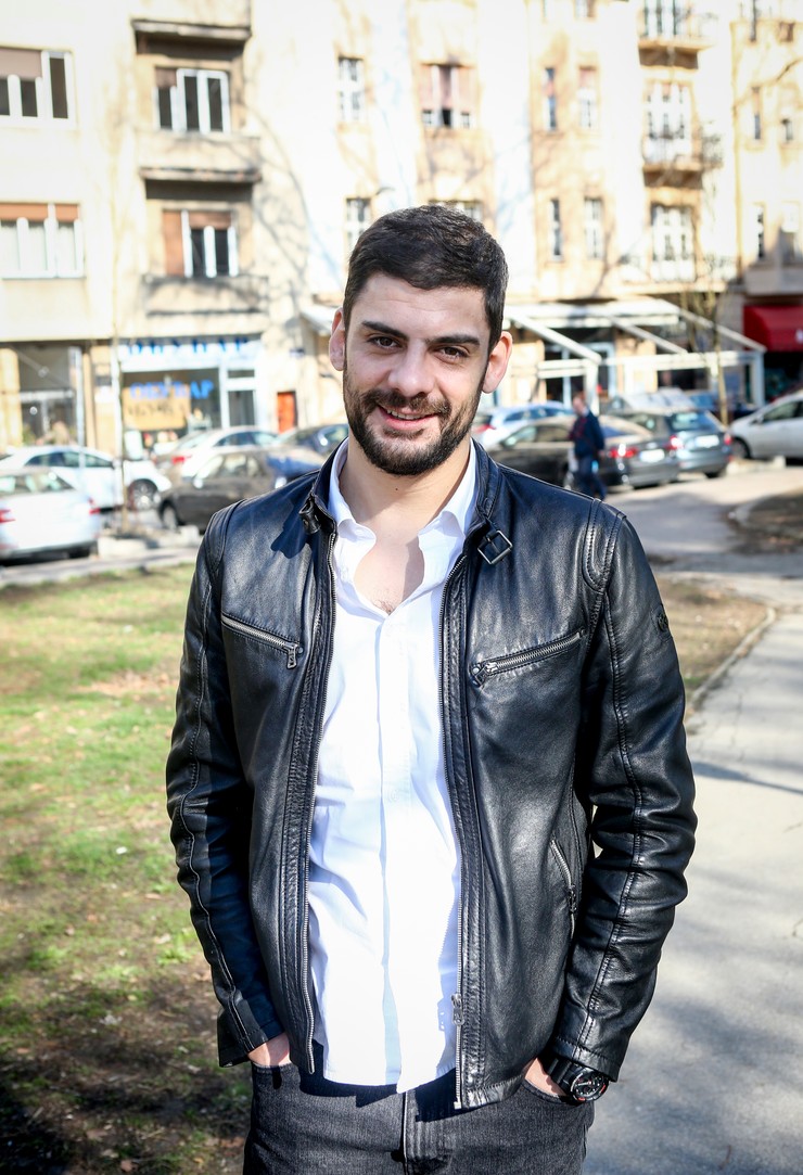 ŽIVI SKROMNO I OTKRIVA ZAŠTO JE SAM Glumac Milan Marić otvorio dušu kao ...