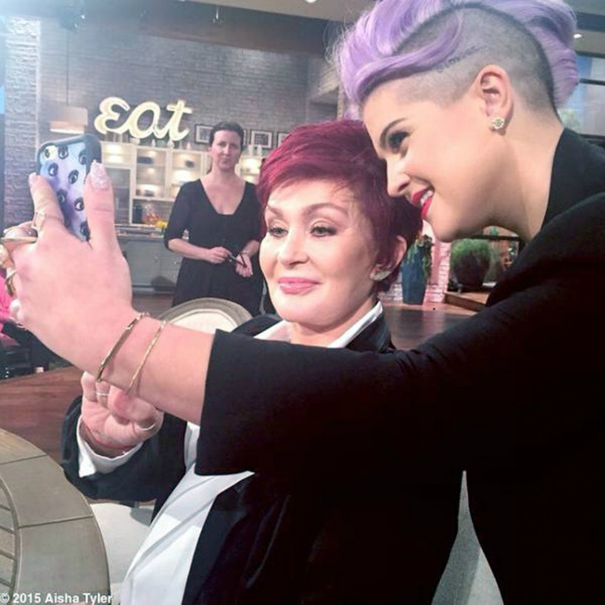 Ovako su Džejmi Oliver, Viktorija Bekam i Keli Ozborn obeležili Dan ...