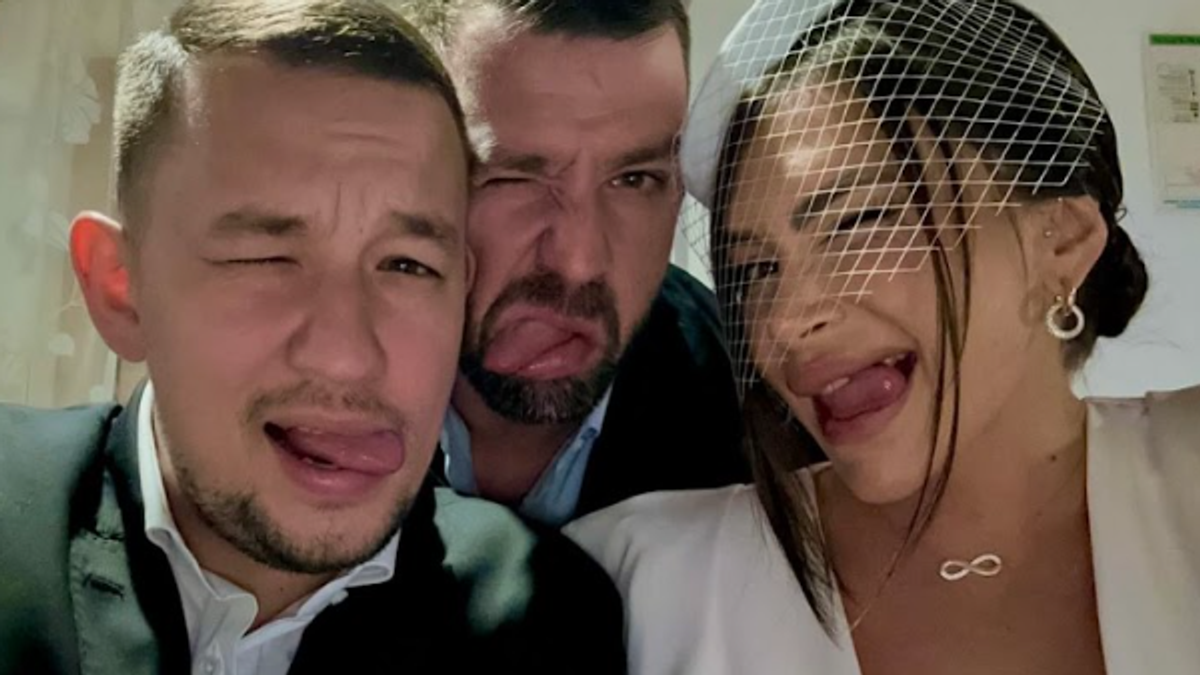 Oženio se Uroš Živković: Pevač napravio tajno venčanje, trudna mlada sa dubokim dekolteom - Blic