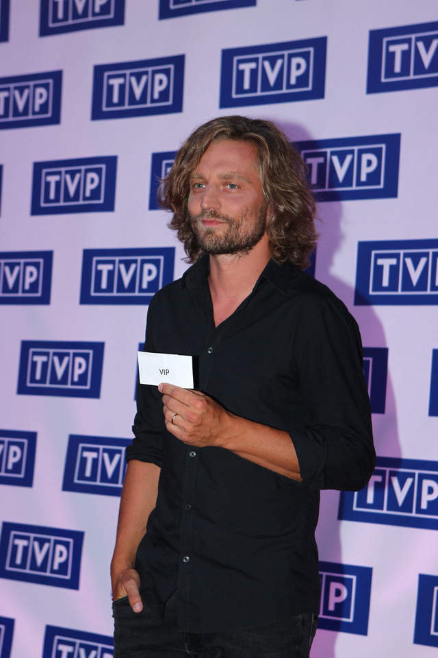 Rogacewicz kończy 42 lat. Od "Na dobre i na złe" do własnego ...