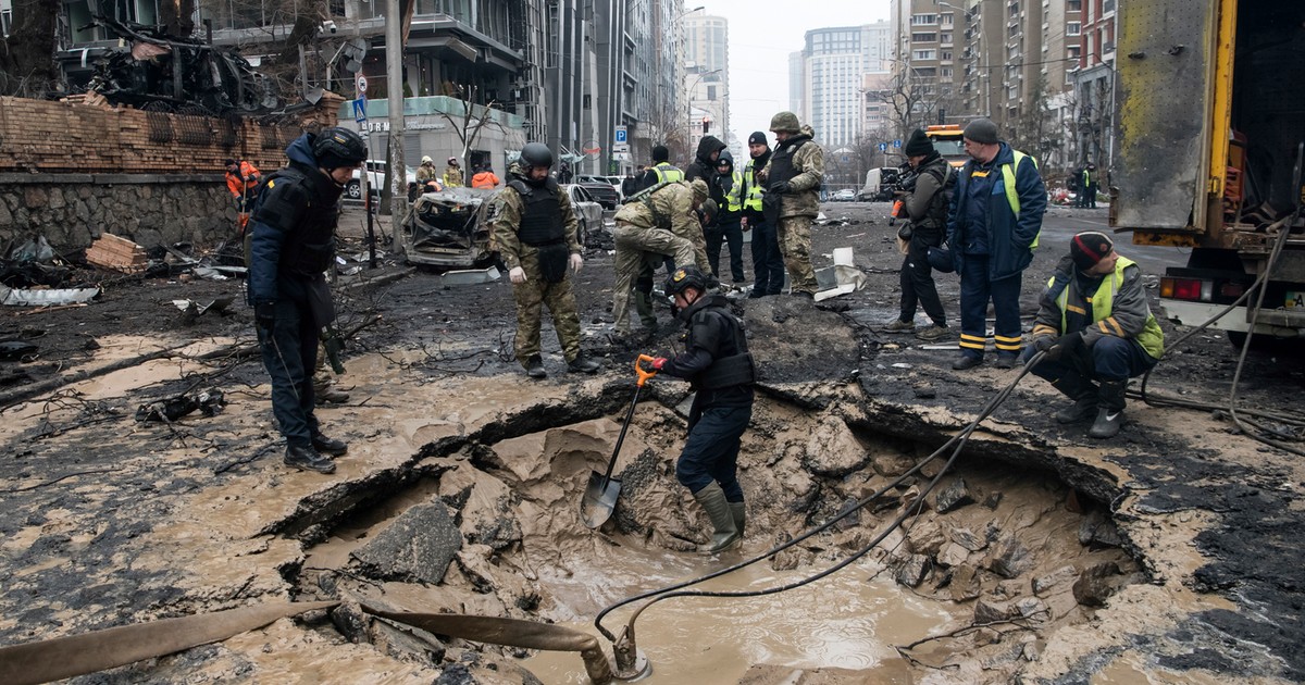 Rosjanie uderzyli w Kijów. Ucierpiały ambasady sześciu państw - Wiadomości