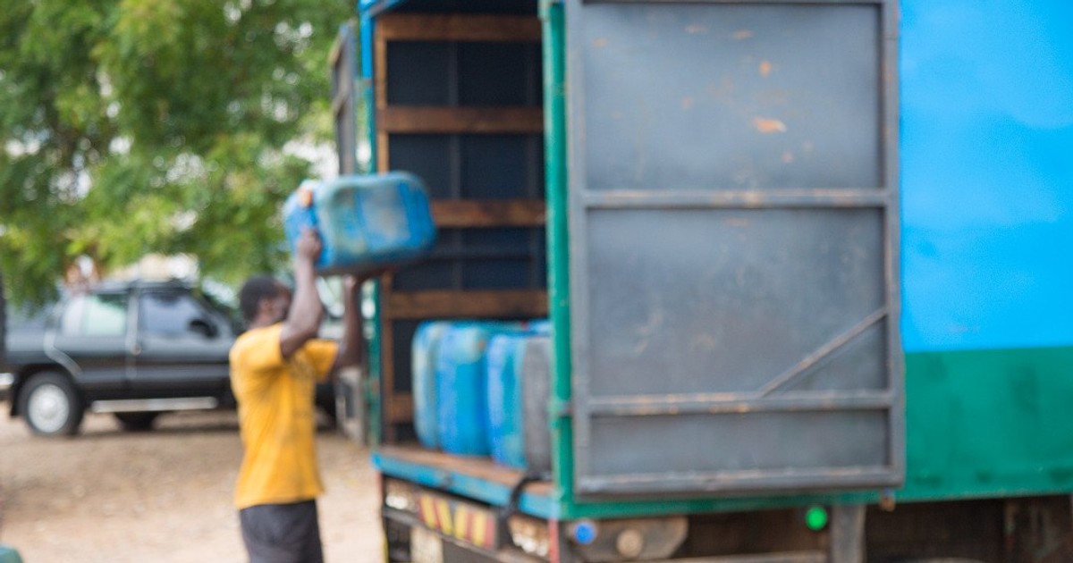 Nigerian authorities expose fuel smuggling problem | Business Insider ...