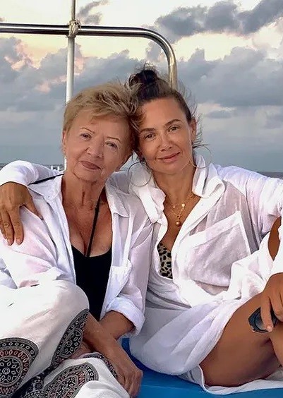 Kinga Rusin ujawniła przeszłość matki. "Zarabiała w dolarach" - Plejada.pl