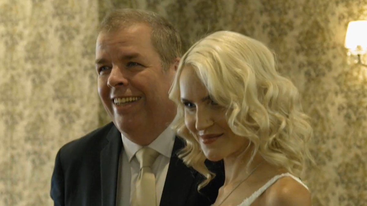 Váratlan hír! Oltár elé állt Schmuck Andor és Dulin Metta - Kiskegyed