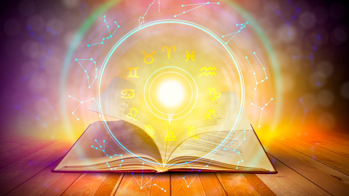 Napi horoszkóp: a Bikának hátfájásra, az Ikreknek előléptetésre van ...