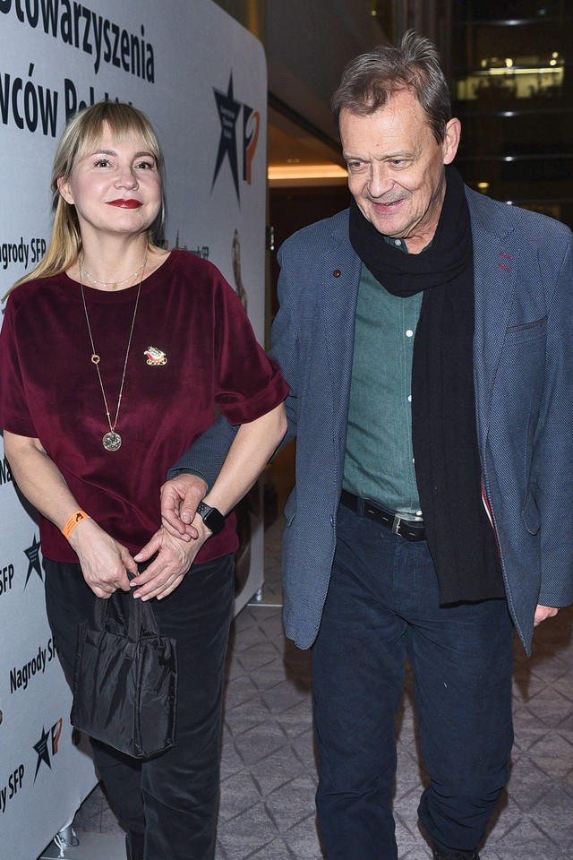Jan Frycz na salonach z trzecią żoną. Małgorzata Frycz rzadko się ...