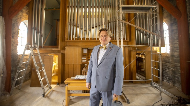 60 éves lett Varnus Xavér - Blikk