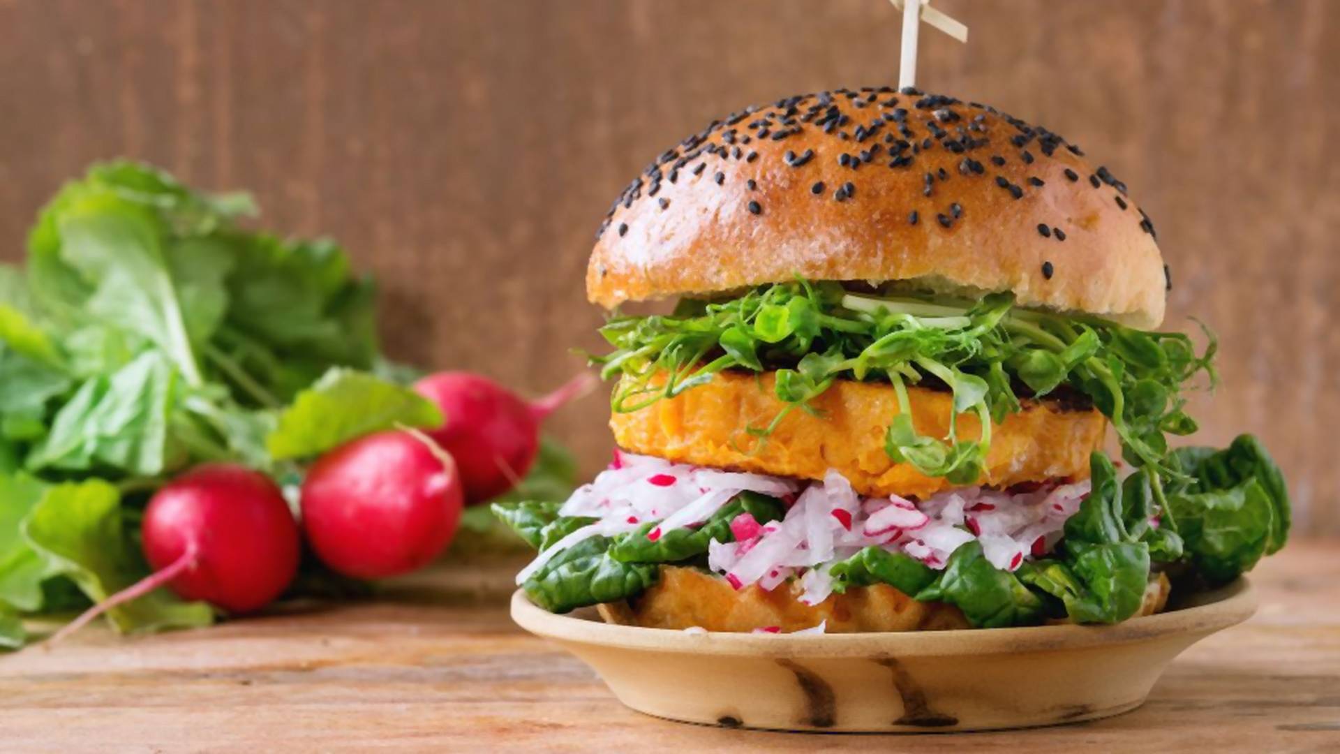 AGRI UE chce zakazania terminów "wege burger" i "wegańskie parówki" - Noizz