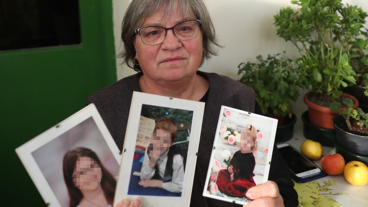 Szívszorító: karácsonyfát állított a túlélő Léna a győri lakásban ... Szívszorító: karácsonyfát állított a túlélő Léna a győri lakásban ...