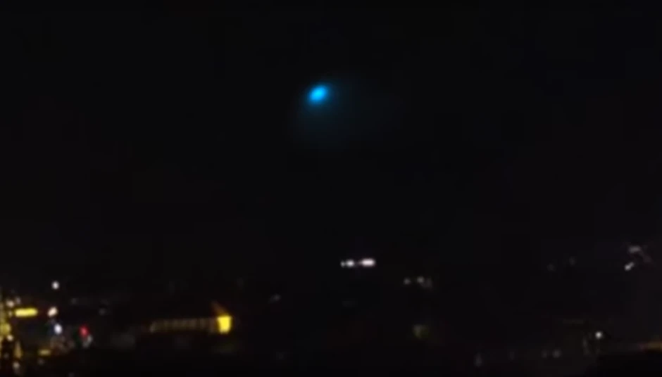 NEMA OBJAŠNJENJA Misteriozna plava svetlost na nebu UZNEMIRILA HRVATE ...