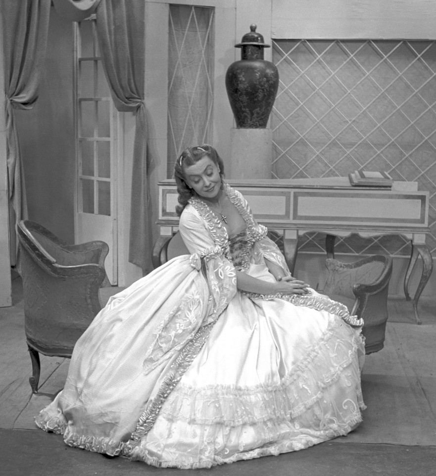 Legendy PRL. Nina Andrycz - dama polskich scen - Plejada.pl