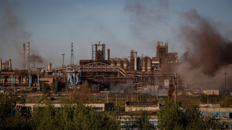 Obrońcy Azowstalu w rosyjskich rękach. "Naczelne dowództwo poleciło ...