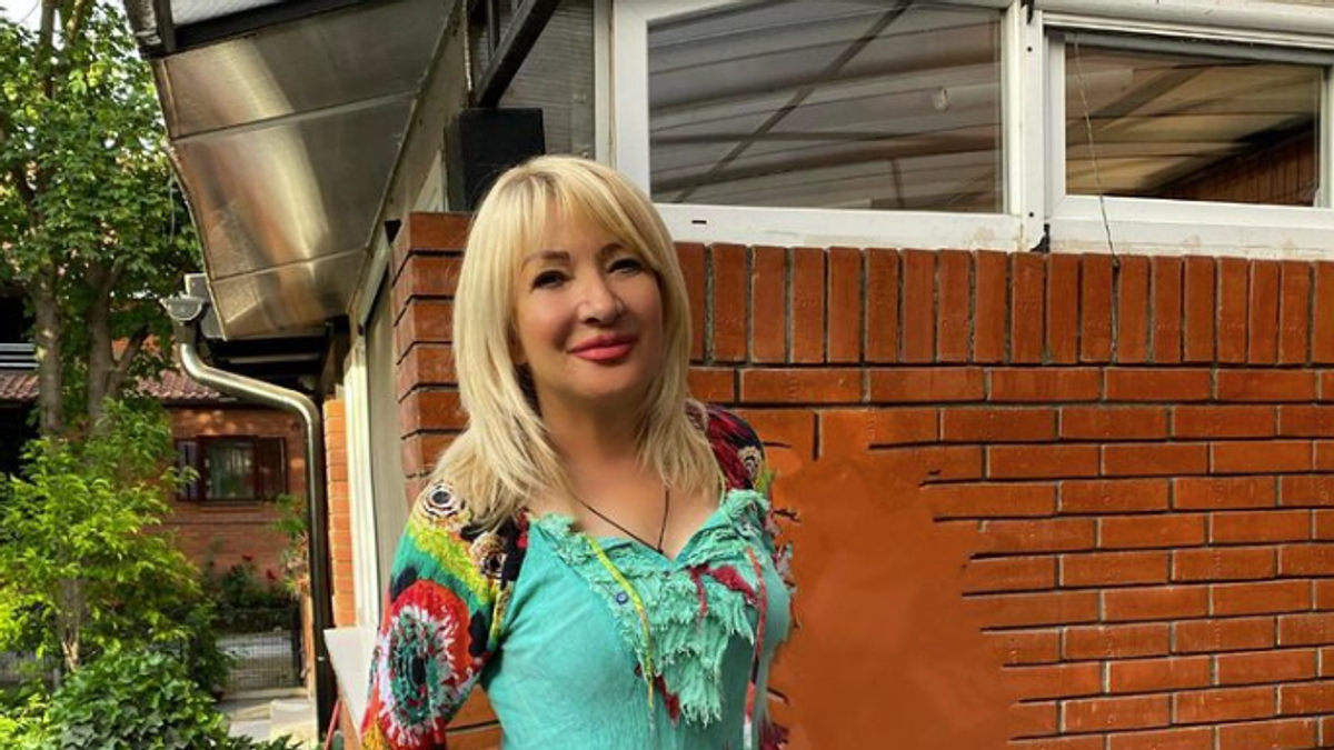 ''VUKAO ME JE KAO VREĆU, plakala sam'' Goca Lazarević o najvećem poniženju u karijeri: "Gurnuo ...