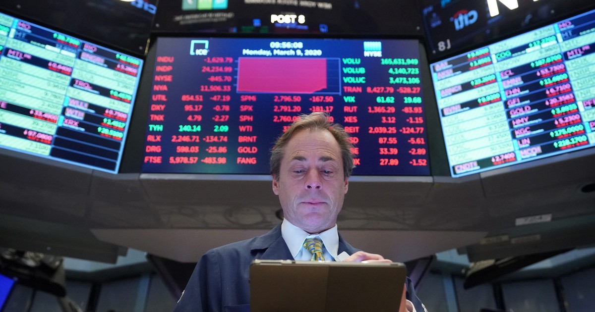 US stocks rise as investors parse Fed minutes and await September ...