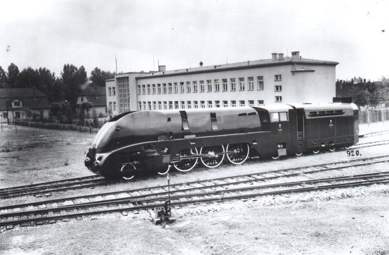 Pm36-1 - futurystyczny pociąg PKP