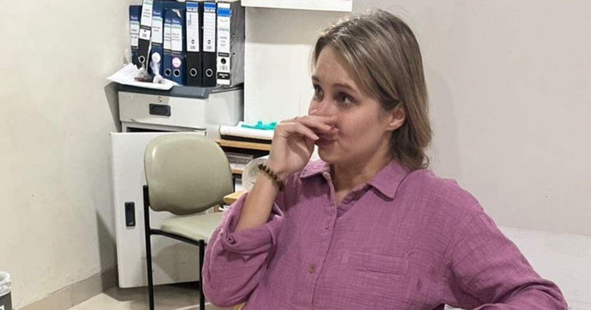 Dziennikarce TVN szczerniała rana na nodze. Zalęgły się w niej muchy