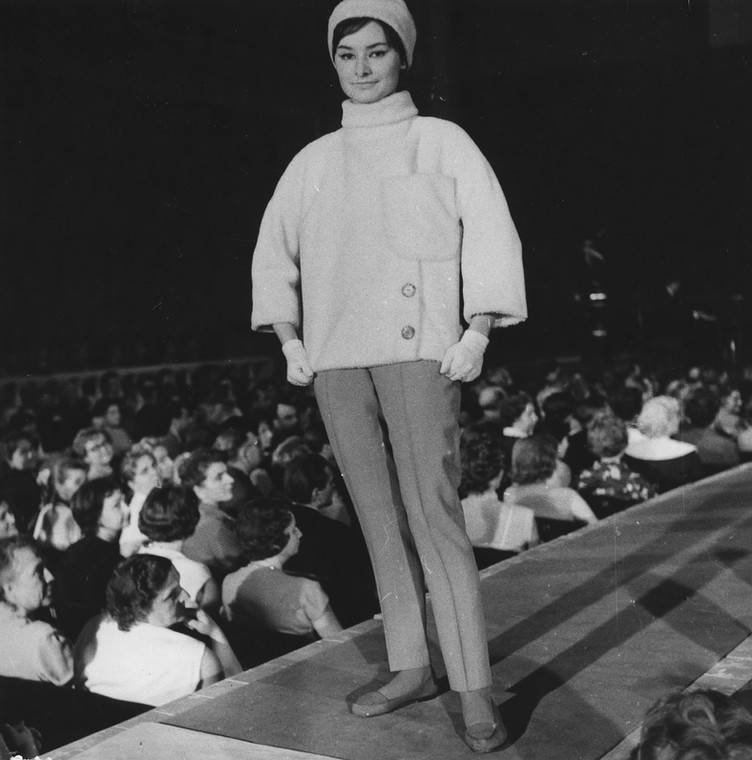 Moda w PRL-u: śledzik, bikiniarz i kożuchy. Sprawdź, ile pamiętasz ...