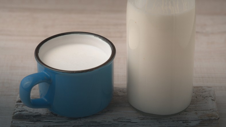 Kefir, maślanka, kwaśne mleko – to smaki dzieciństwa. Pora odkryć je na ...