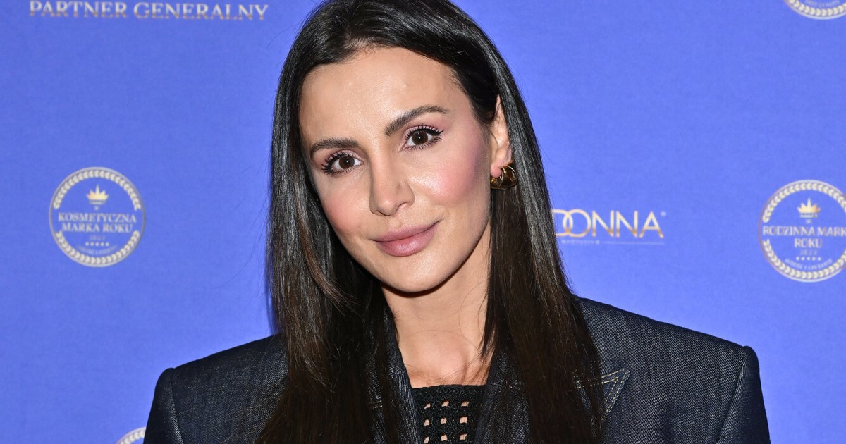 Sara Mannei na Gali Marki Roku prezentuje umięśniony brzuch - Kobieta