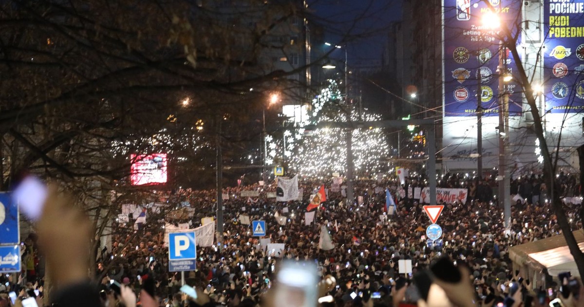 Protesti Beograd: Studenti blokirali Slaviju (uživo) - Blic