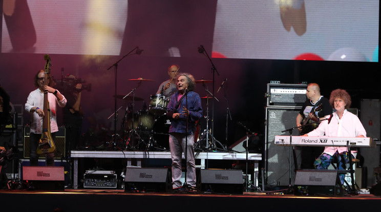 Lánya pótolja a KFT zenekar gitárosát - Blikk