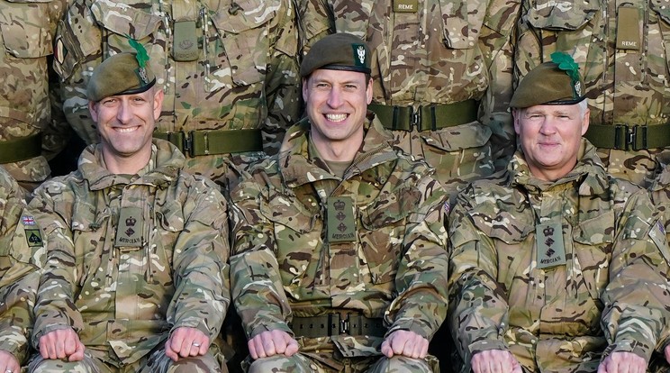 Vilmos herceg katonai gyakorlaton vett részt: vezérezredesként debütált ...