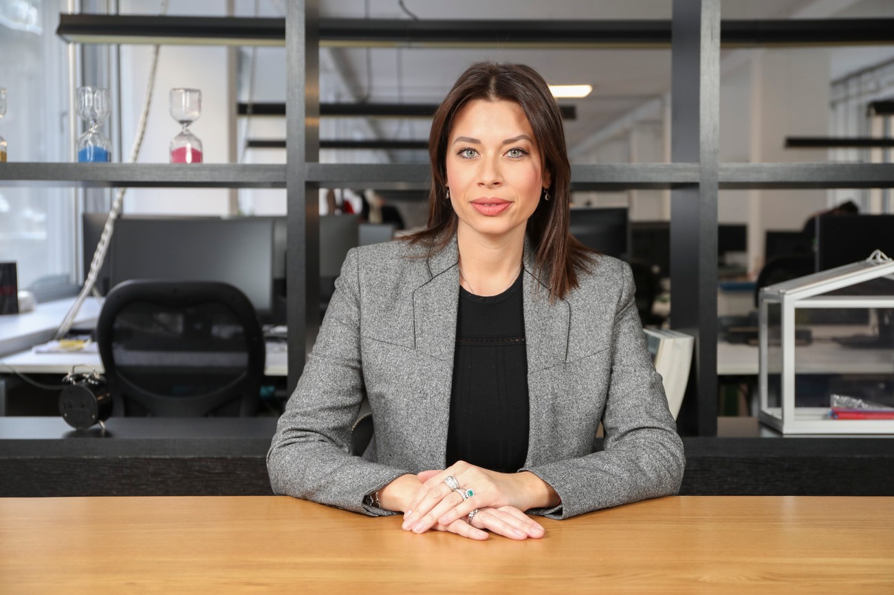 Udala se ministarka Irena Vujović - Blic Udala se ministarka Irena Vujović - Blic