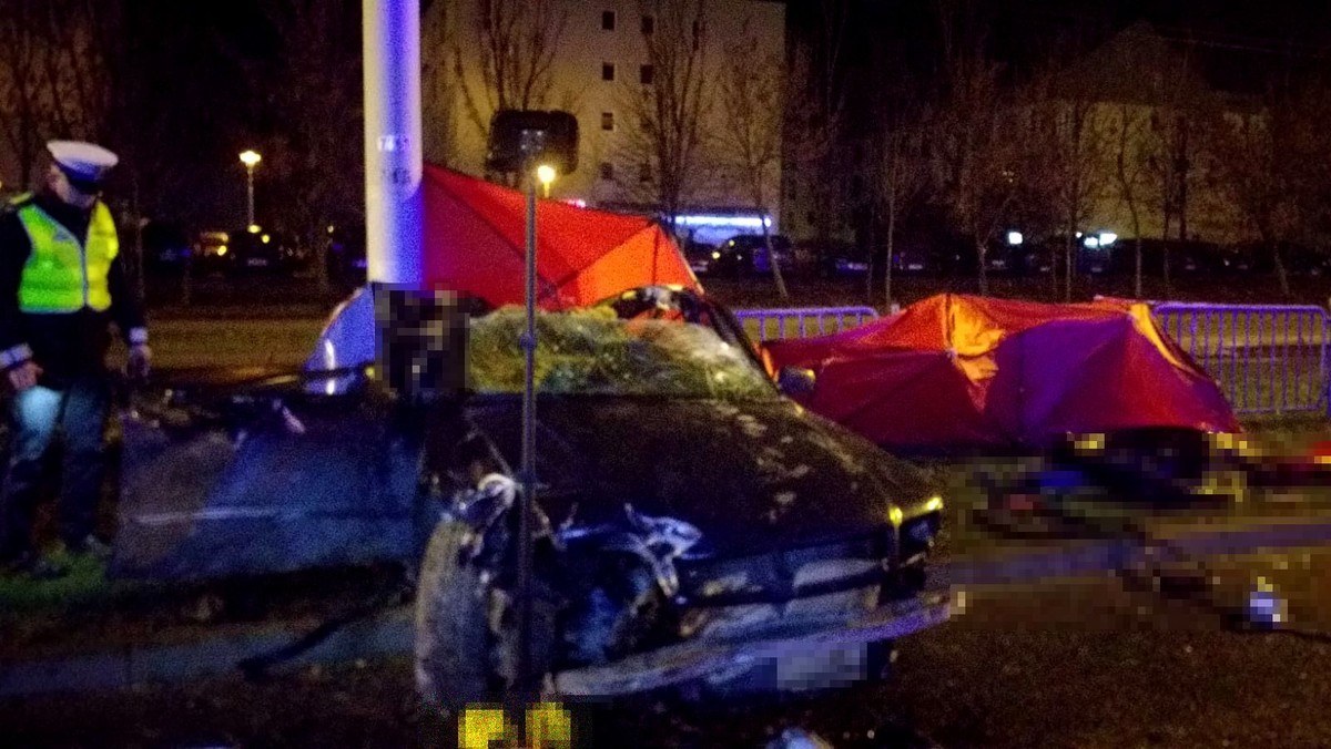 Tragiczny wypadek w Lublinie. Nie żyje troje nastolatków - Wiadomości Tragiczny wypadek w Lublinie. Nie żyje troje nastolatków - Wiadomości