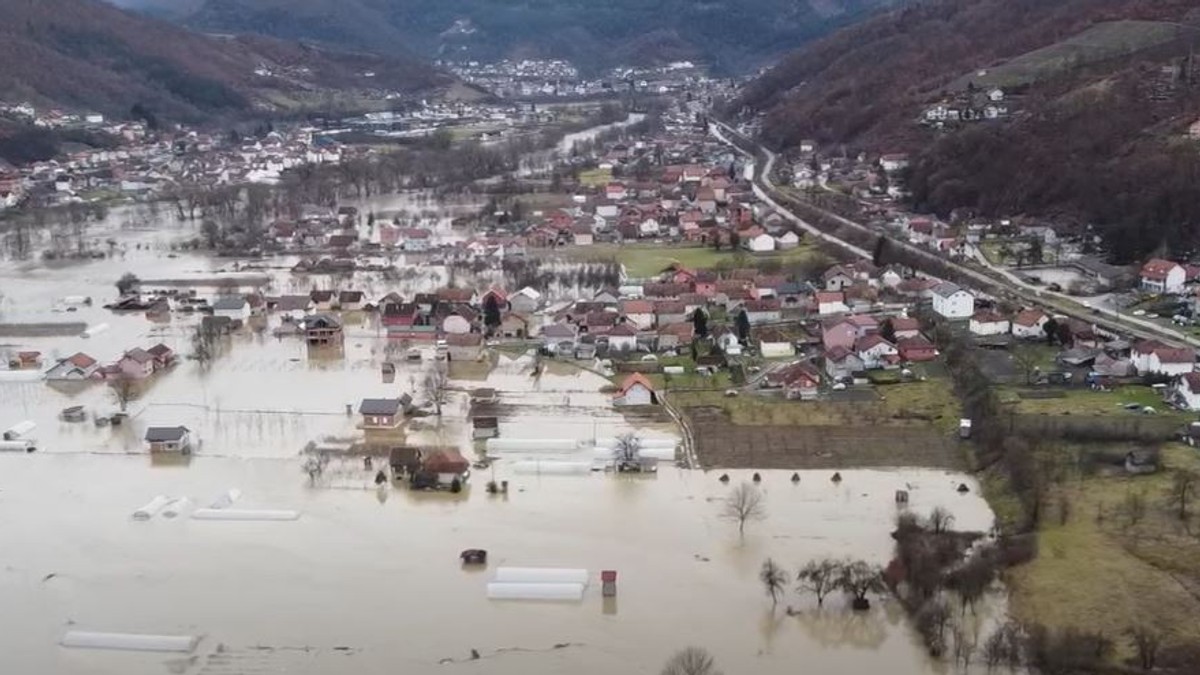 Poplave u Srbiji, vanredna situacija proglašena u sedam opština - Blic
