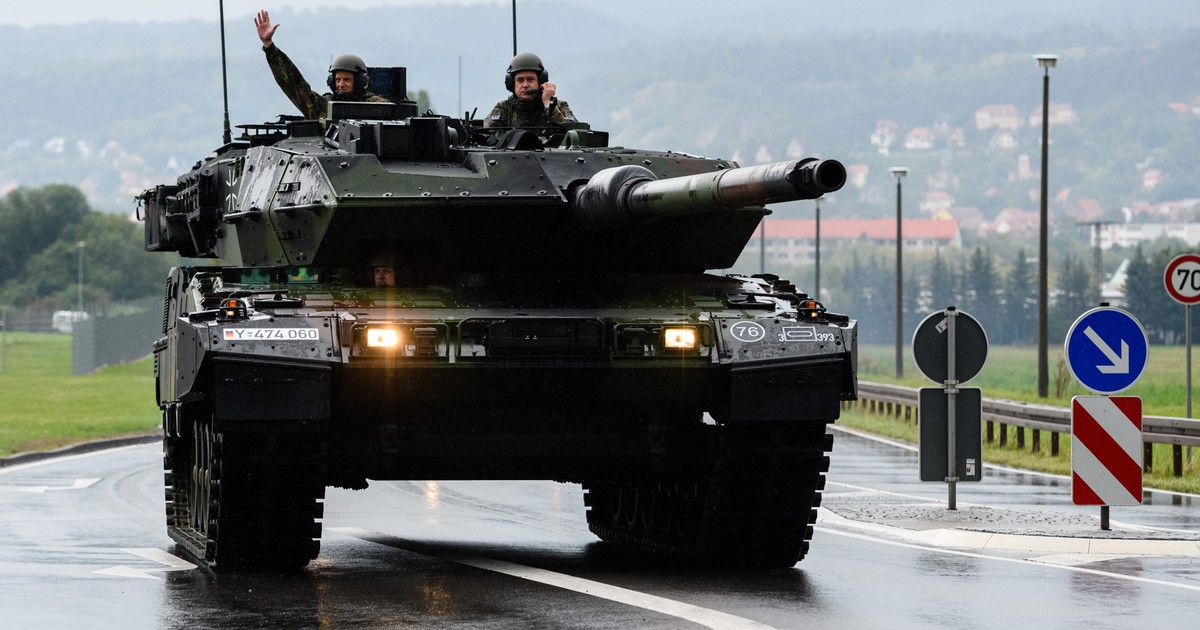 100 Leopard tanks in 12 countries are standing by for Germany's go ...
