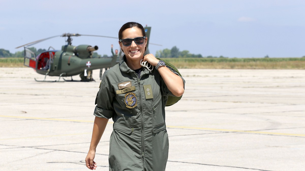 ŽENA ZMAJ Jedina žena pilot vojnog helikoptera: Obučena sam za sve - Blic