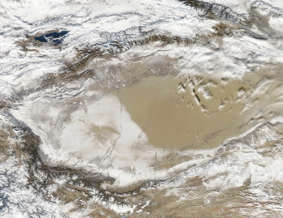 Dine kineske pustinje Taklimakan pod snegom na neverovatnom snimku NASA ...