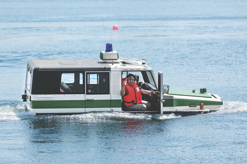 Amphi-Ranger 2800 SR - samochód jak spławik