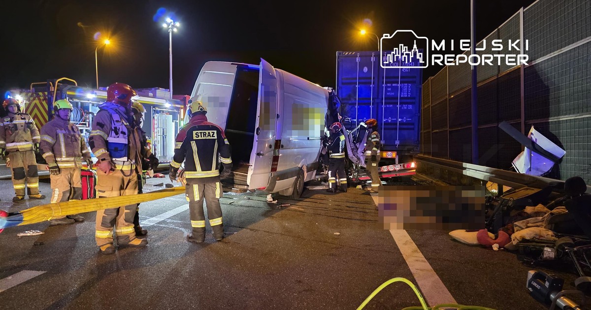 Koszmarny wypadek na S2 pod Warszawą. Pięć osób nie żyje. Nowe informacje