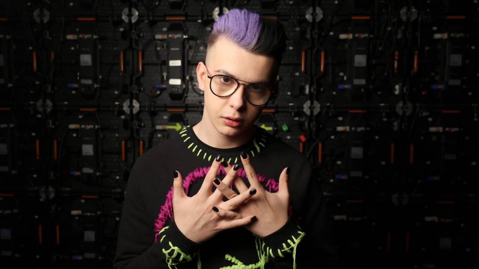 Alee beújított egy arctetkót - Noizz