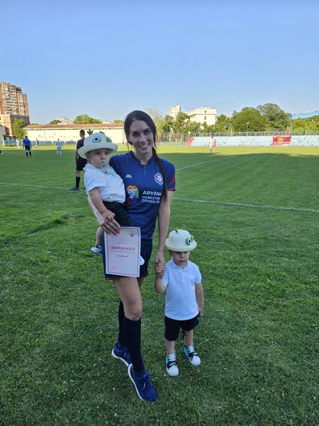 Ivana Korab o suprugu kog je krila: "Sad bar ne pričaju da je ružan, mali i debeo" - Blic