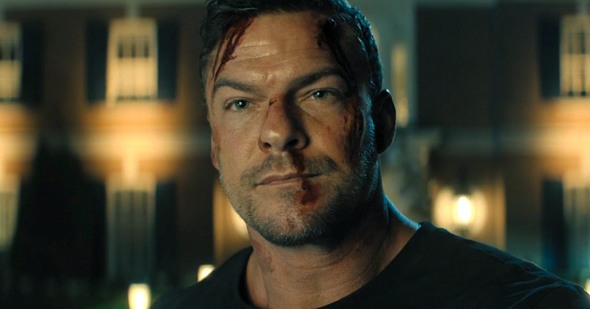 Alan Ritchson's hero in 'Reacher' fights a 7-foot villain in the season ...