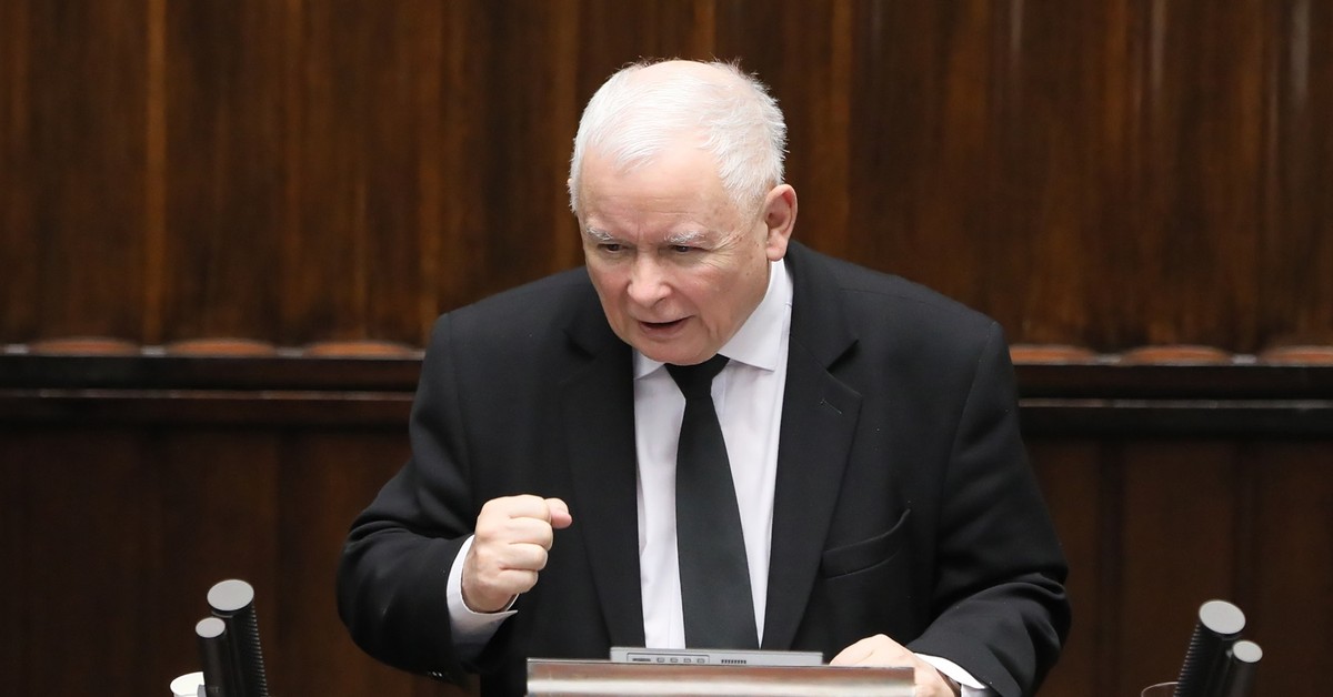 "Pan jest niemieckim agentem". Jarosław Kaczyński wtargnął na mównicę ...