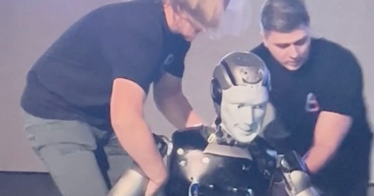 One of Russia's first humanoid robots face-planted during its public ...