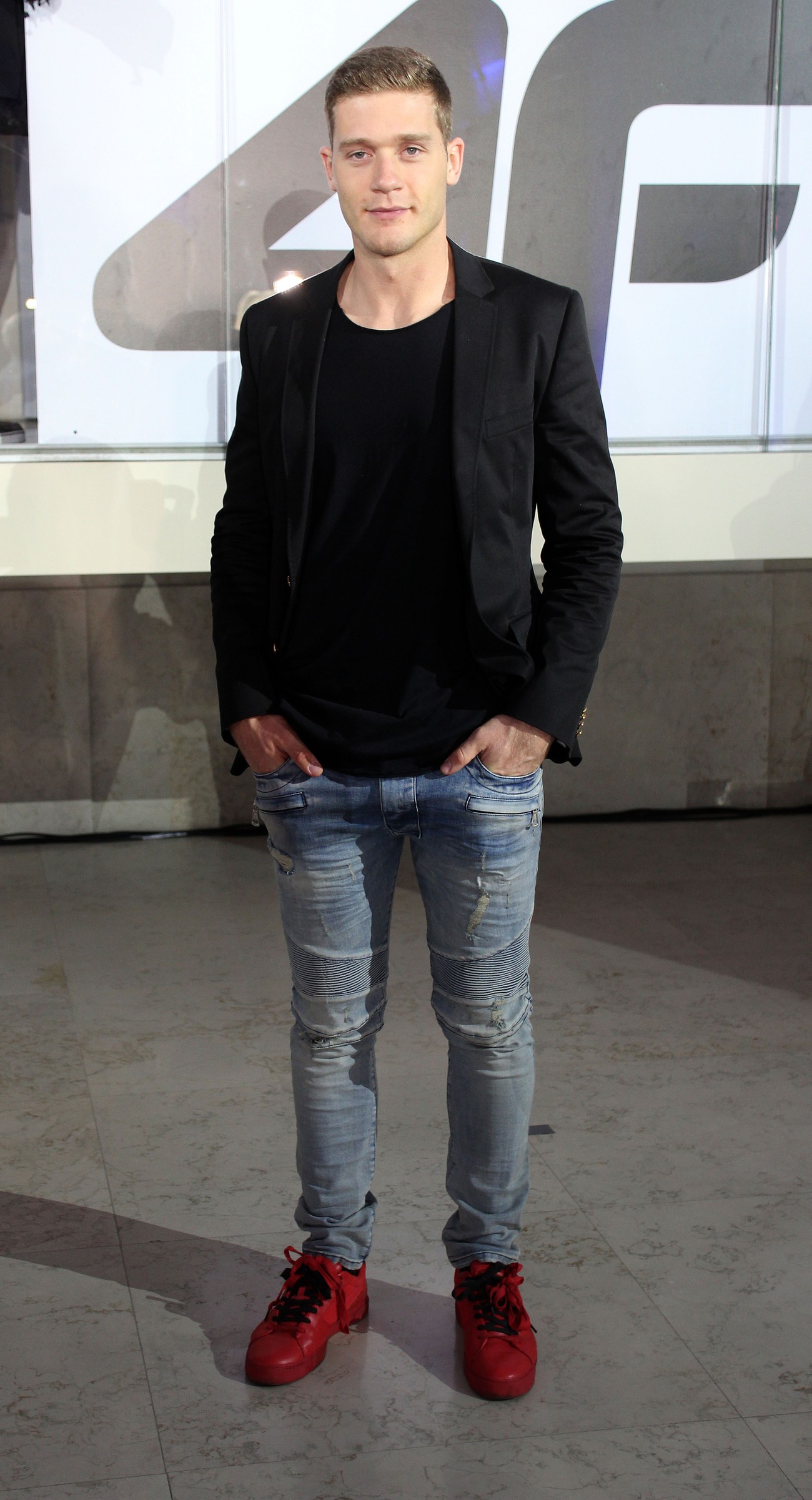 aleksandar radojicic glumac - Blic