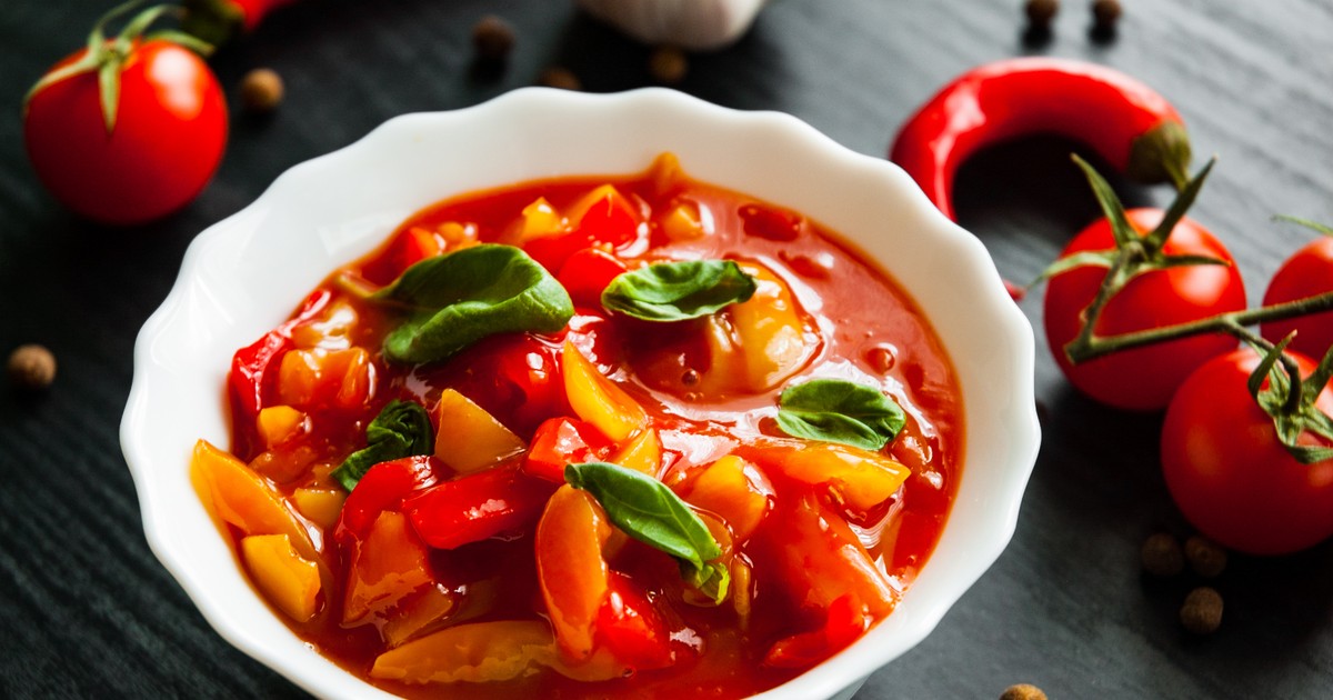 Leczo - przepis. Ile kalorii ma leczo? Jak zrobić leczo w wersji fit?