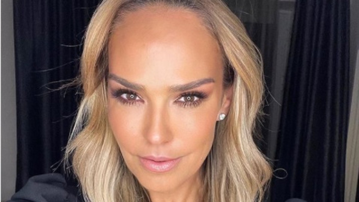 ZBOG OVE KOMBINACIJE SVI SU GLEDALI U NJU: Marijana Mateus u Londonu prošetala ROZE haljinicu i ...