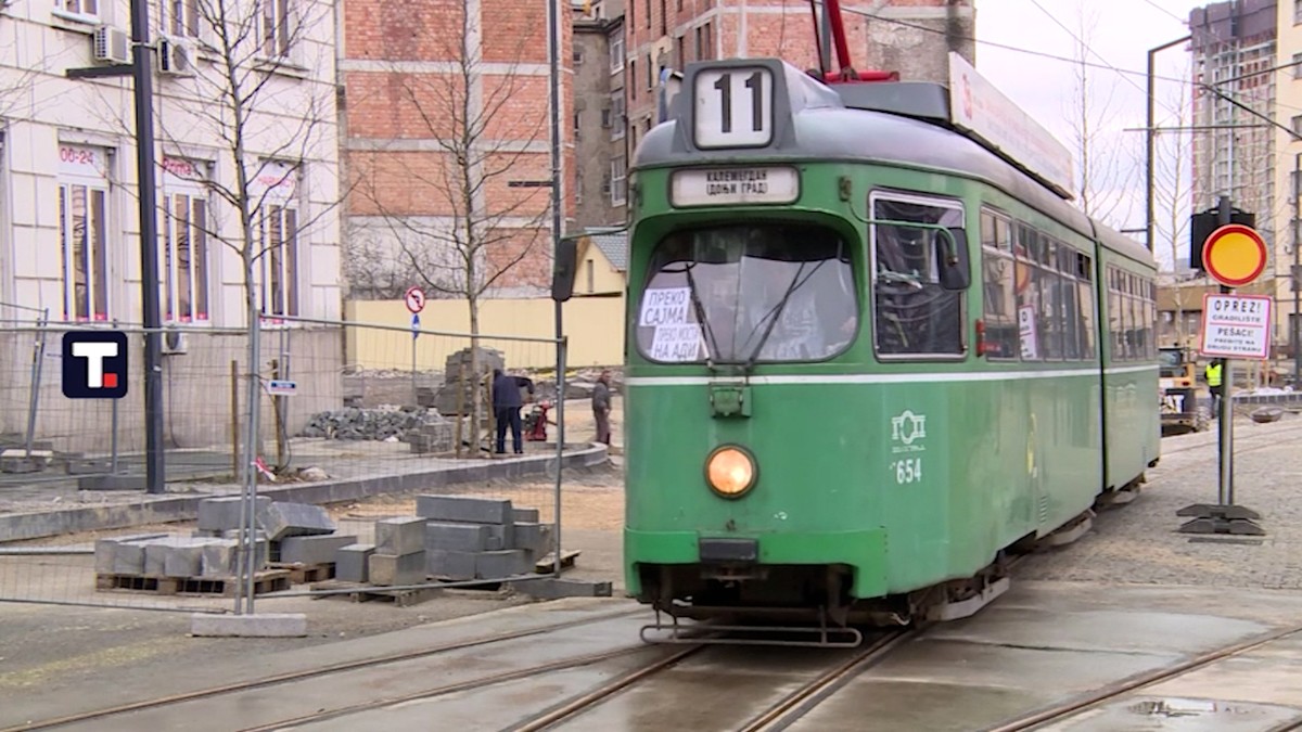 TRAMVAJ ZVANI ZBUN Linija 11 i vožnja u kojoj bar polovina putnika ...