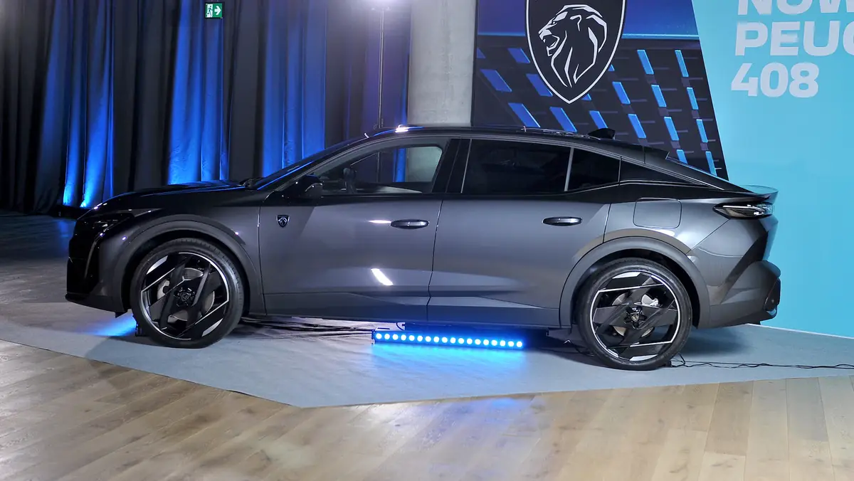 Nowy Peugeot 408 już oficjalnie w Polsce. Znamy ceny crossovera